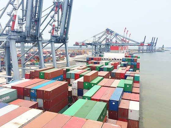 Siêu tàu container Triple-e 18.000Teu cập cảng Việt Nam | PORTCOAST ...